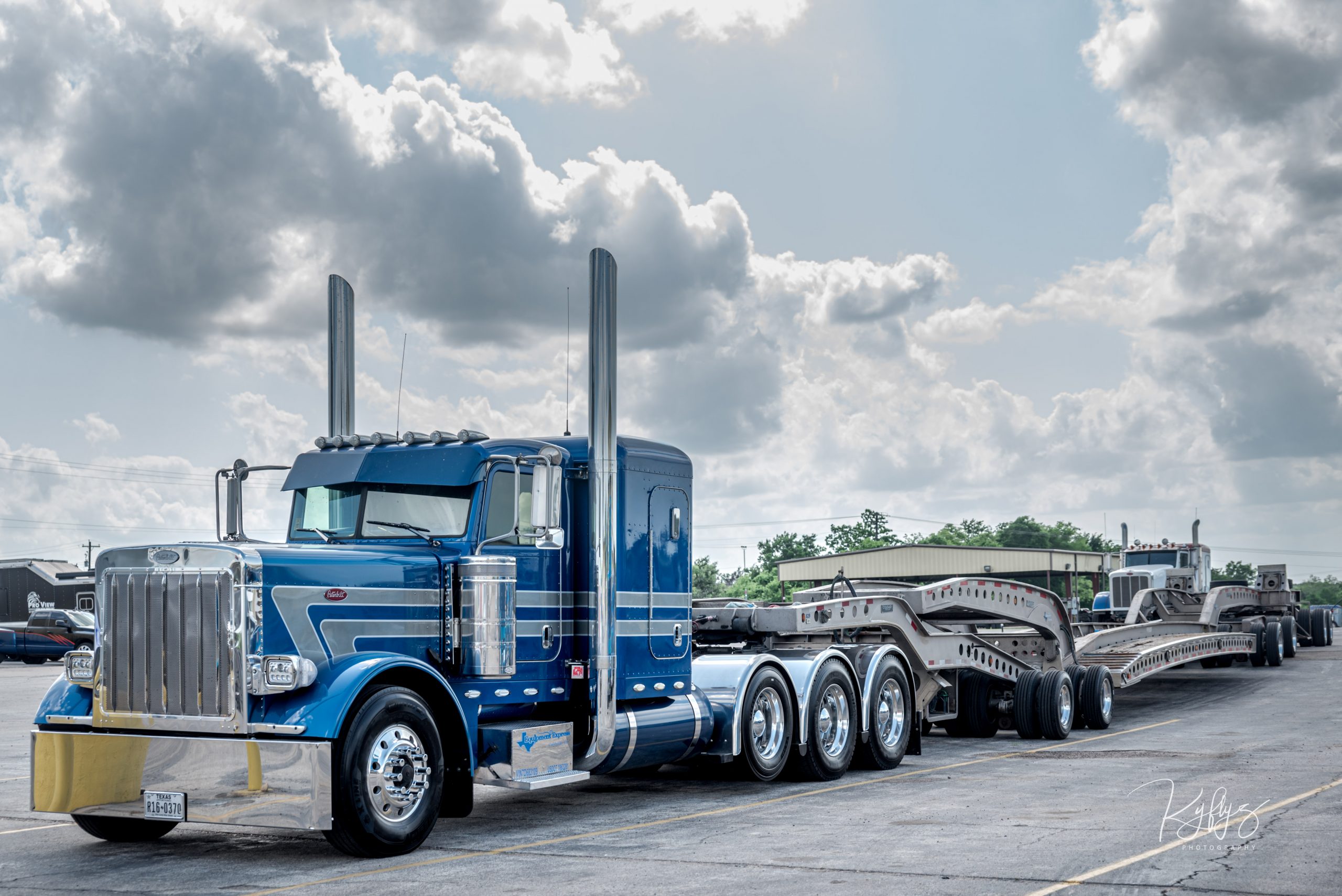 ABOUT - Equipment Express Inc.