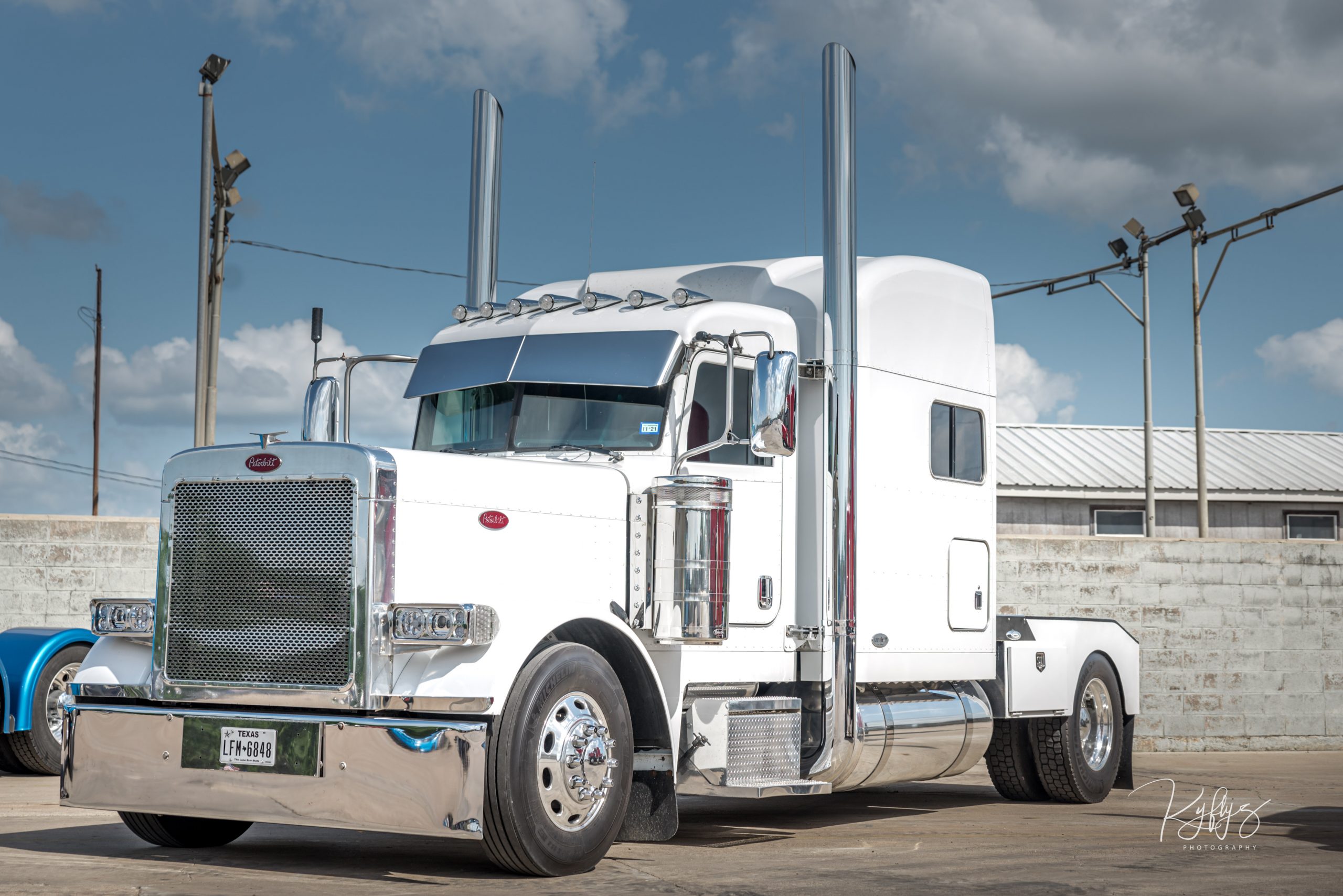 ABOUT - Equipment Express Inc.